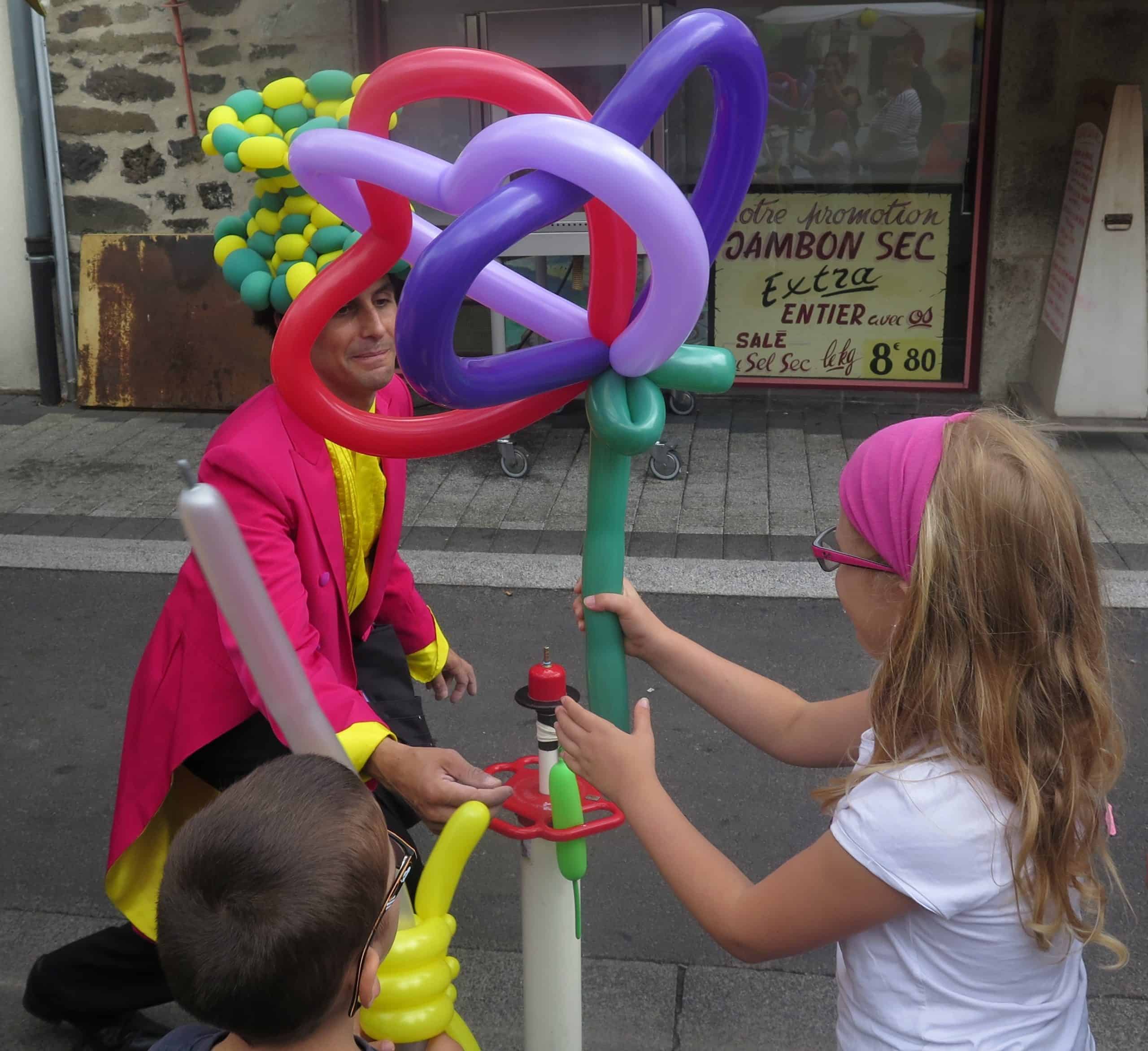 Spectacle de rue déambulation Toulouse - Monsieur Ballons